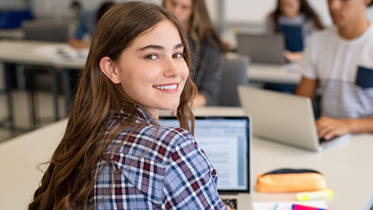 Mahasiswa Dan Literasi Digital Di Era Informasi - UniversitasIndonesia.com